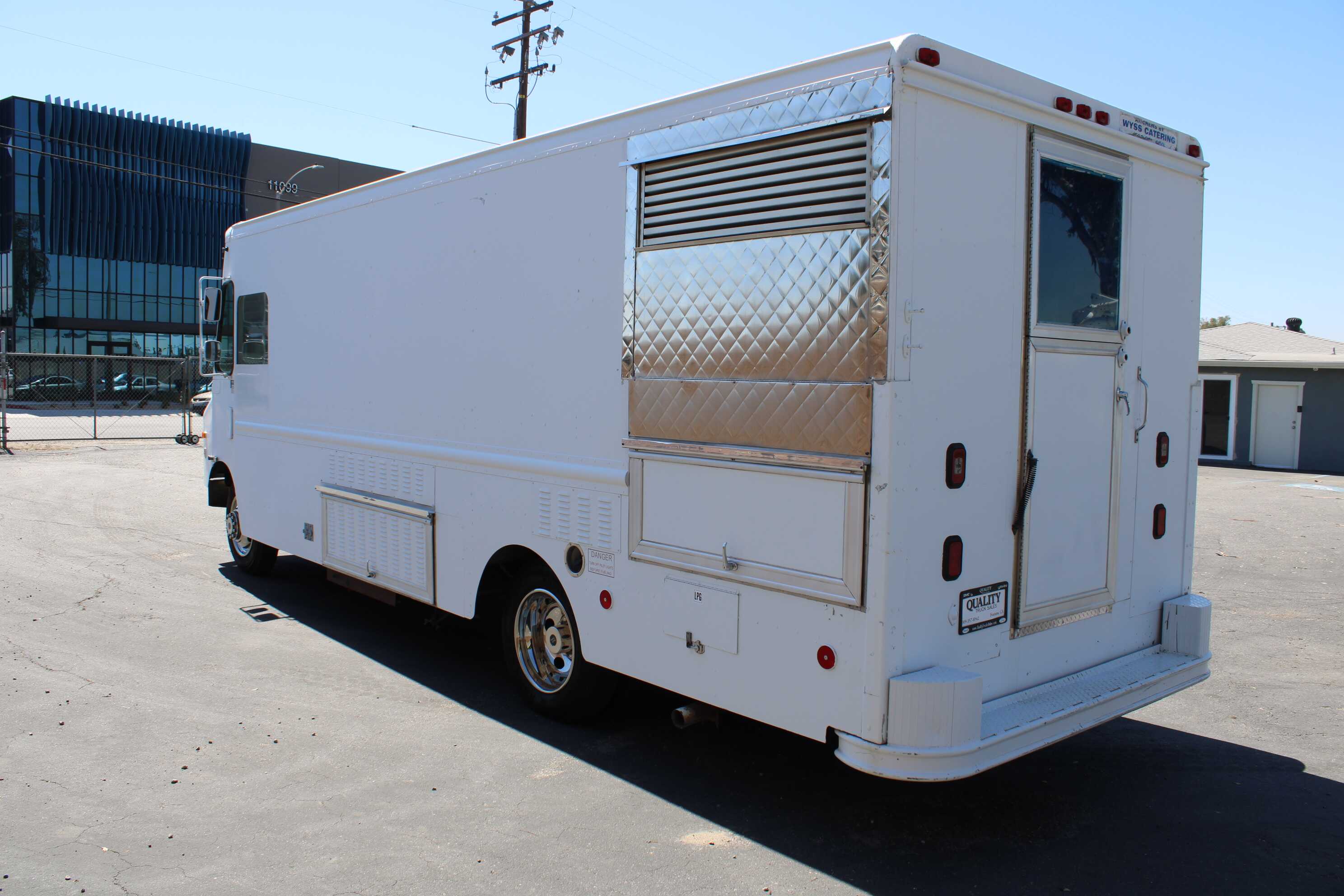 Used 1995 GRUMMAN OLSON Chevrolet P30 18 ft Food Catering Step Van ...