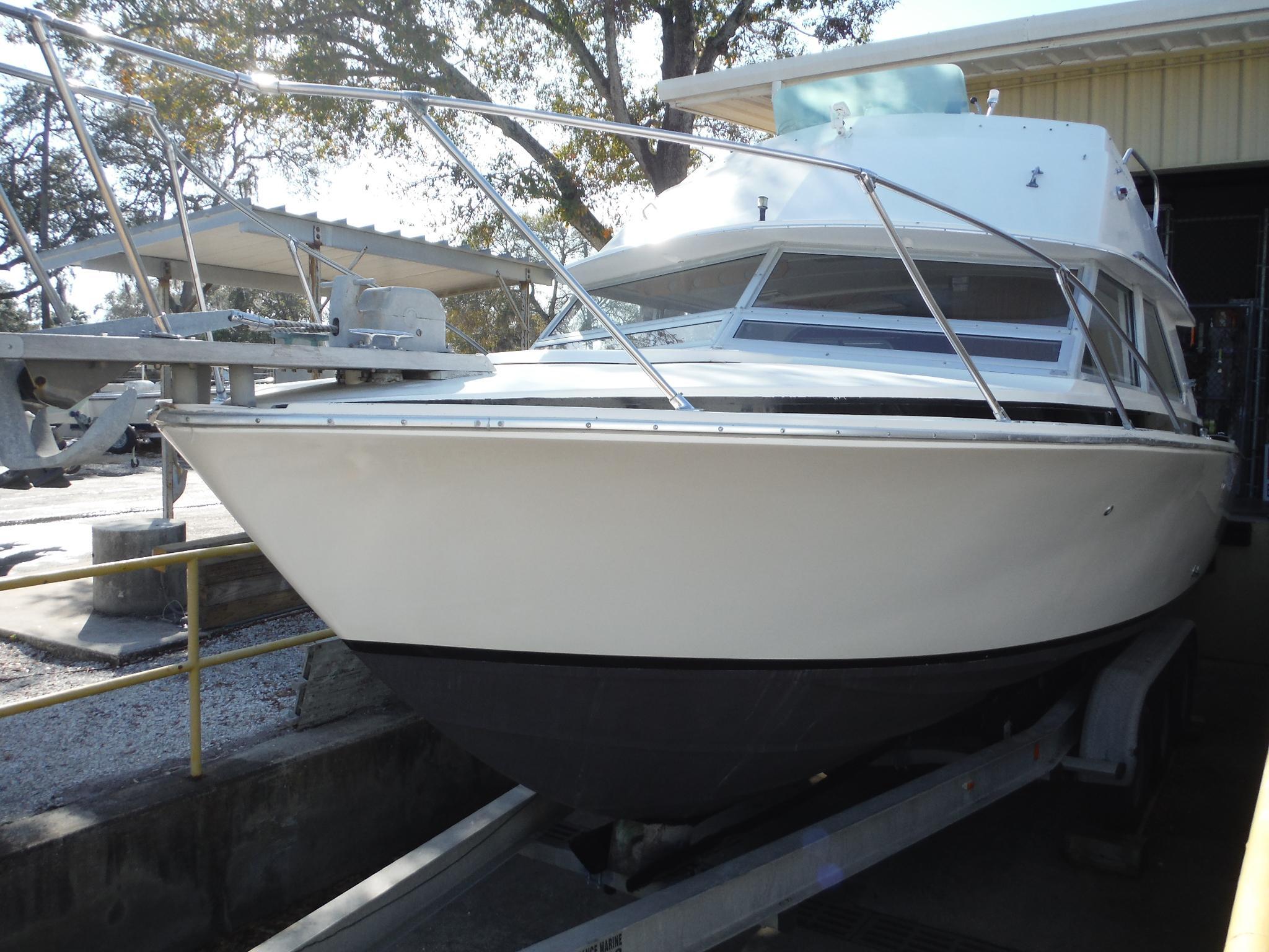 1985 BERTRAM 28 Flybridge CRUISER Convertible Power Boat For Sal...