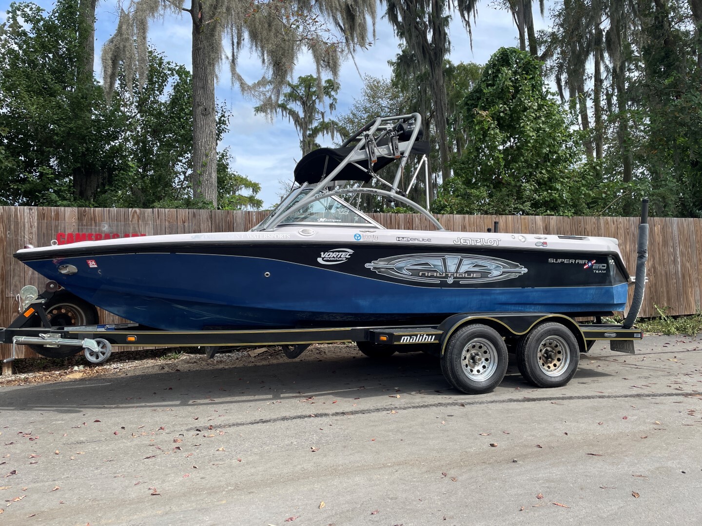 2004 NAUTIQUE 210 SUPER AIR NAUTIQUE Ski and Wakeboard boat Powe...