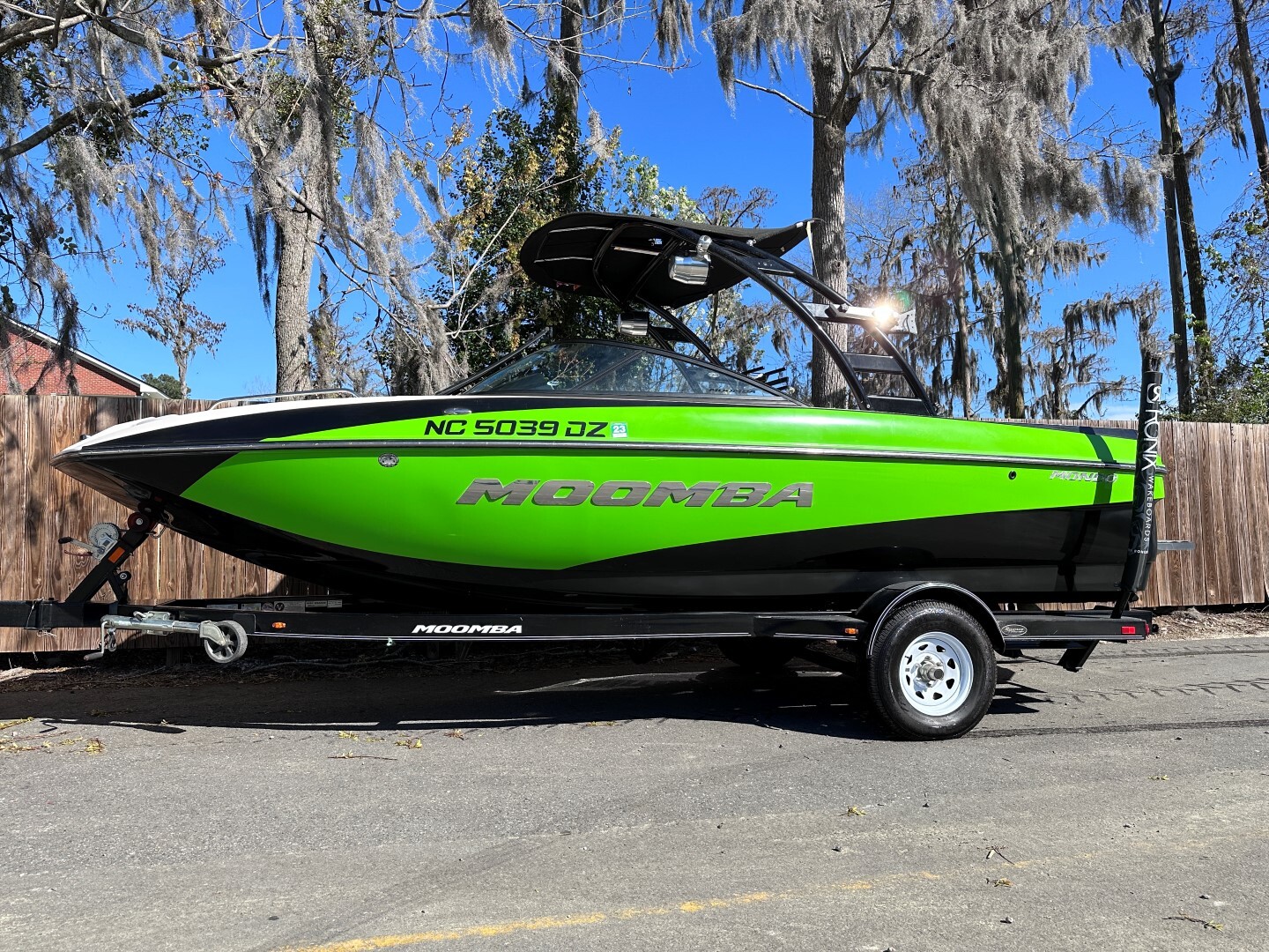2014 Moomba Mondo Ski and Wakeboard boat Power Boat For Sale in ...