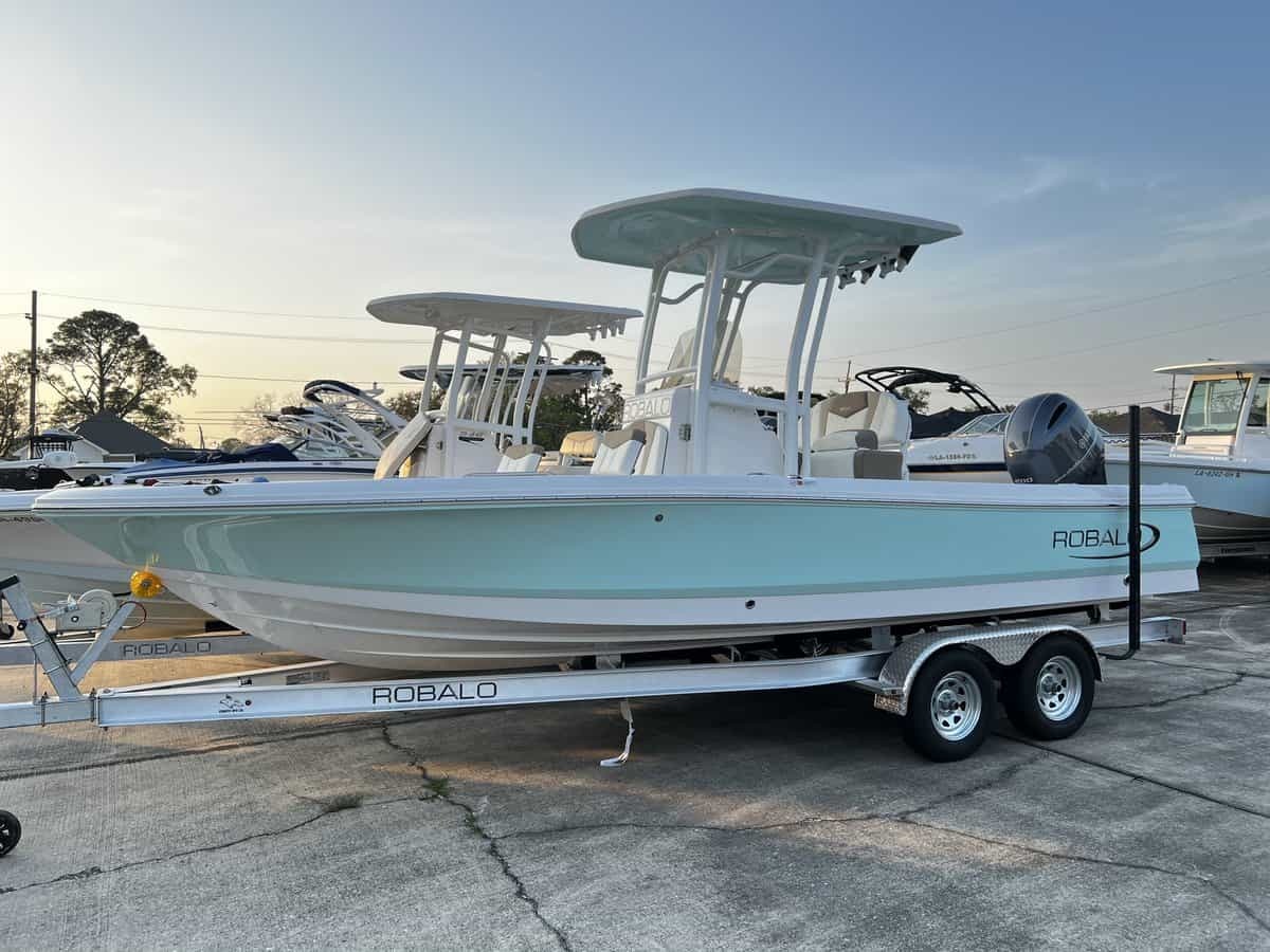 2023 Robalo 226 CAYMAN Fishing Boat Power Boat For Sale in Metai...