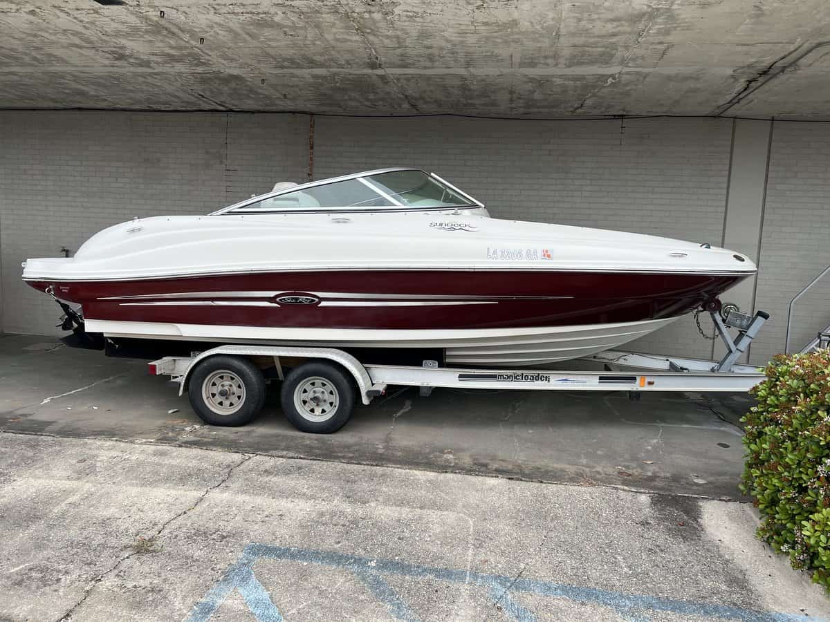 2007 Sea Ray 200 Sundeck Cruiser Power Power Boat For Sale in Me...