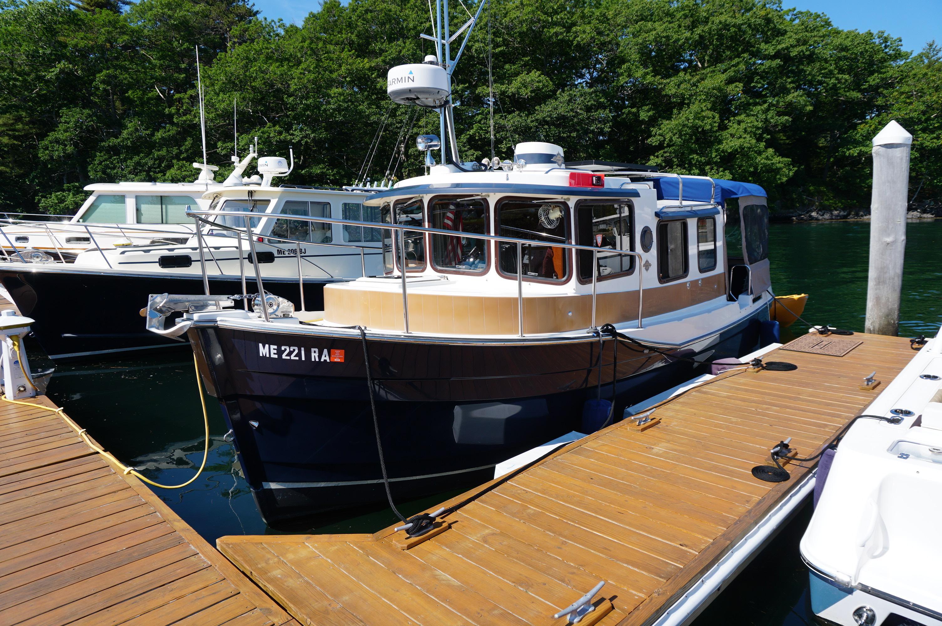 2010 RANGER TUGS 25 Trawler Power Boat For Sale in South Freepor...