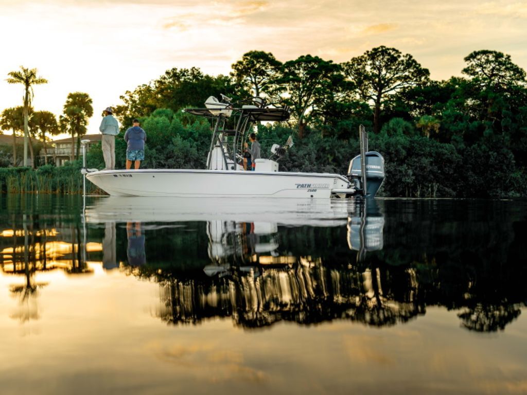2023 Pathfinder Boats 2500 Hybrid Center Console Power Boat For ...