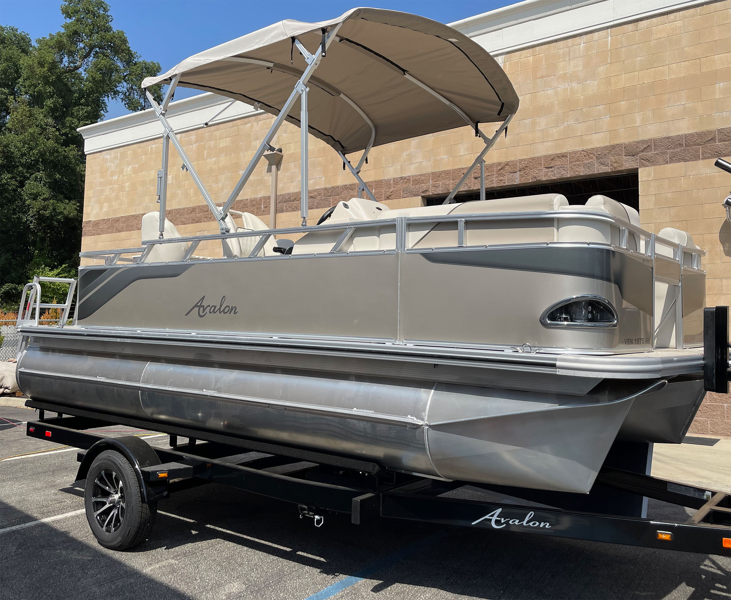 2024 avalon 1975 Rear Fish n Cruise Pontoon Power Boat For Sale ...