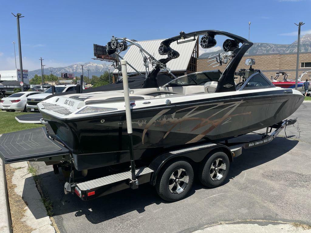 2009 Tige RZ2 Ski and Wakeboard boat Power Boat For Sale in Atas...