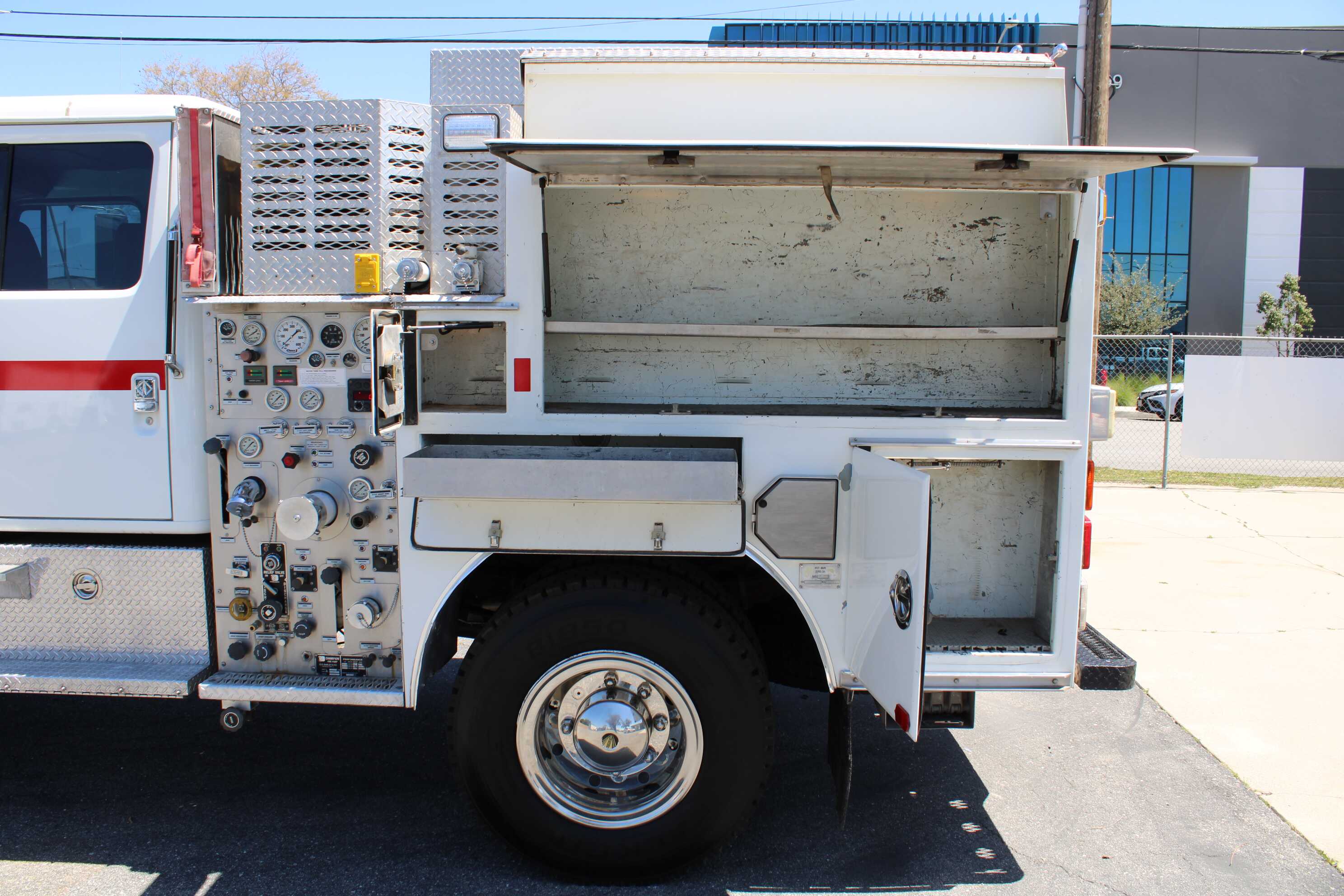 Used 2001 INTERNATIONAL 4800 4x4 Crew Cab Type 3 Wildland Fire Engine ...