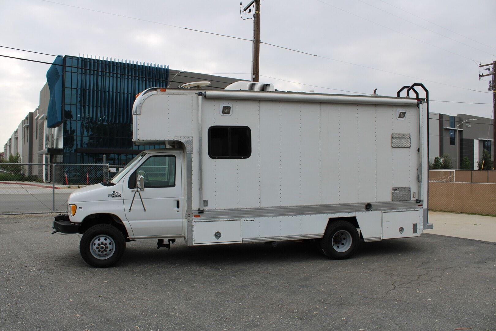 Used 1999 Ford E-450 Quigley 4x4 16 Ft. Box Van Truck RV Offroad Conve ...