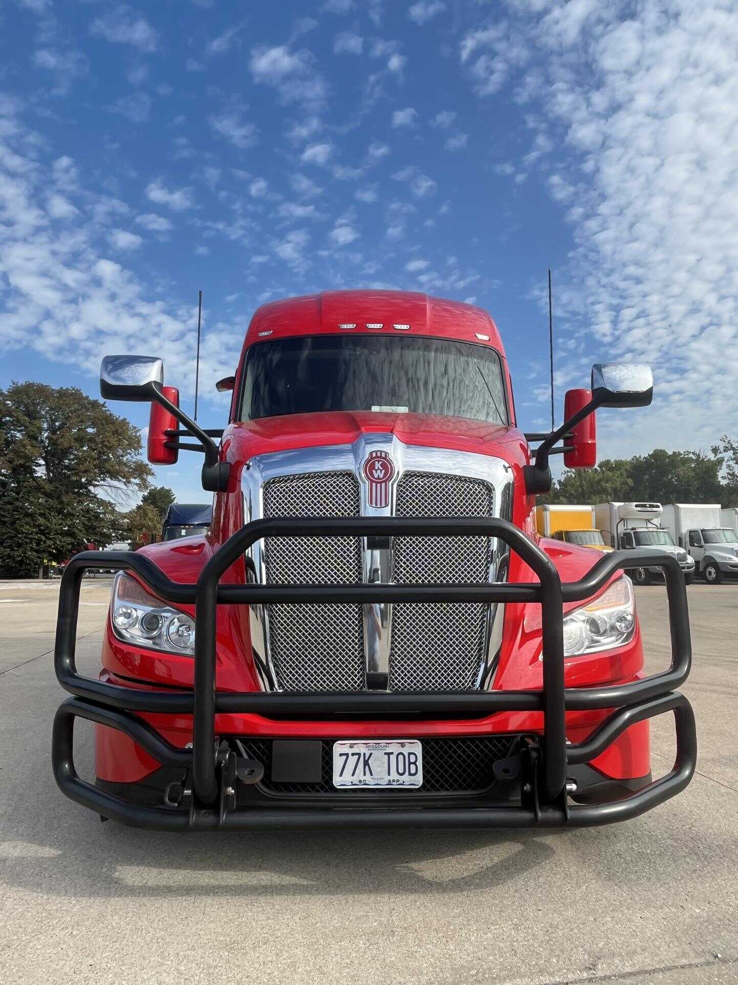 Used 2024 KENWORTH T680 Sleeper Trucks in Kansas City, MO | RaD