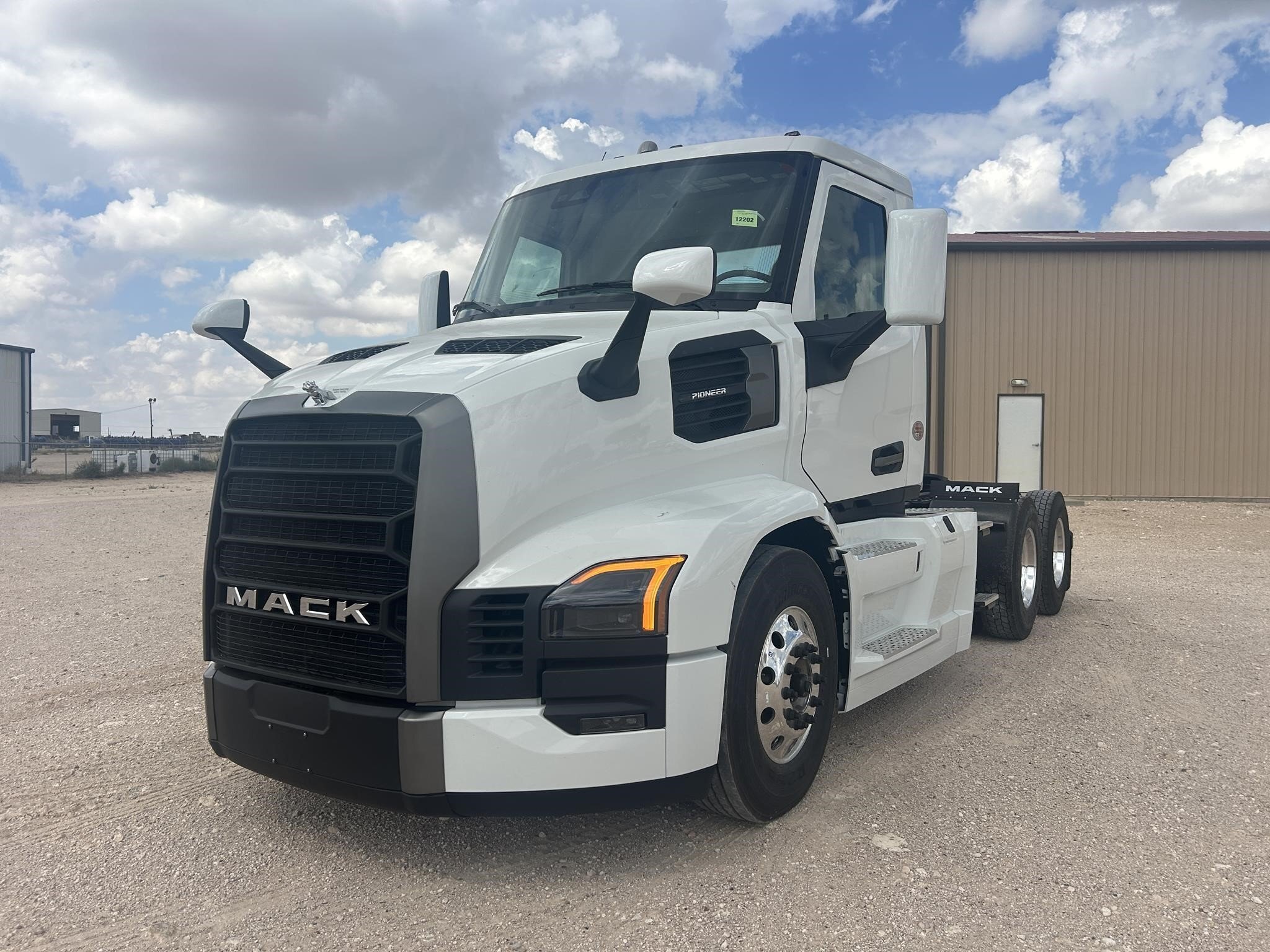 New 2026 MACK PINNACLE Conventional - Day Cab in Odessa, TX | NextTruck