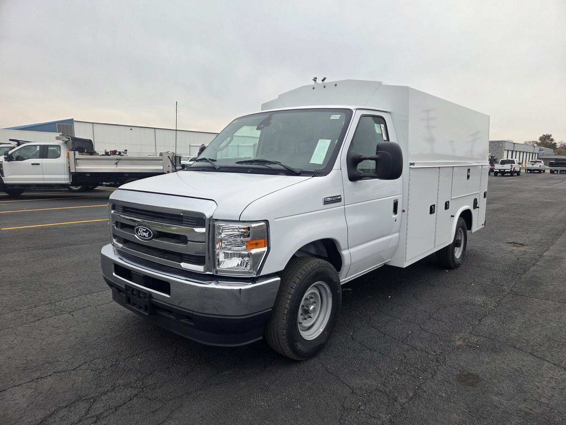 New 2026 FORD ECONOLINE Cutaway-Cube Van in Lyons, IL | NextTruck