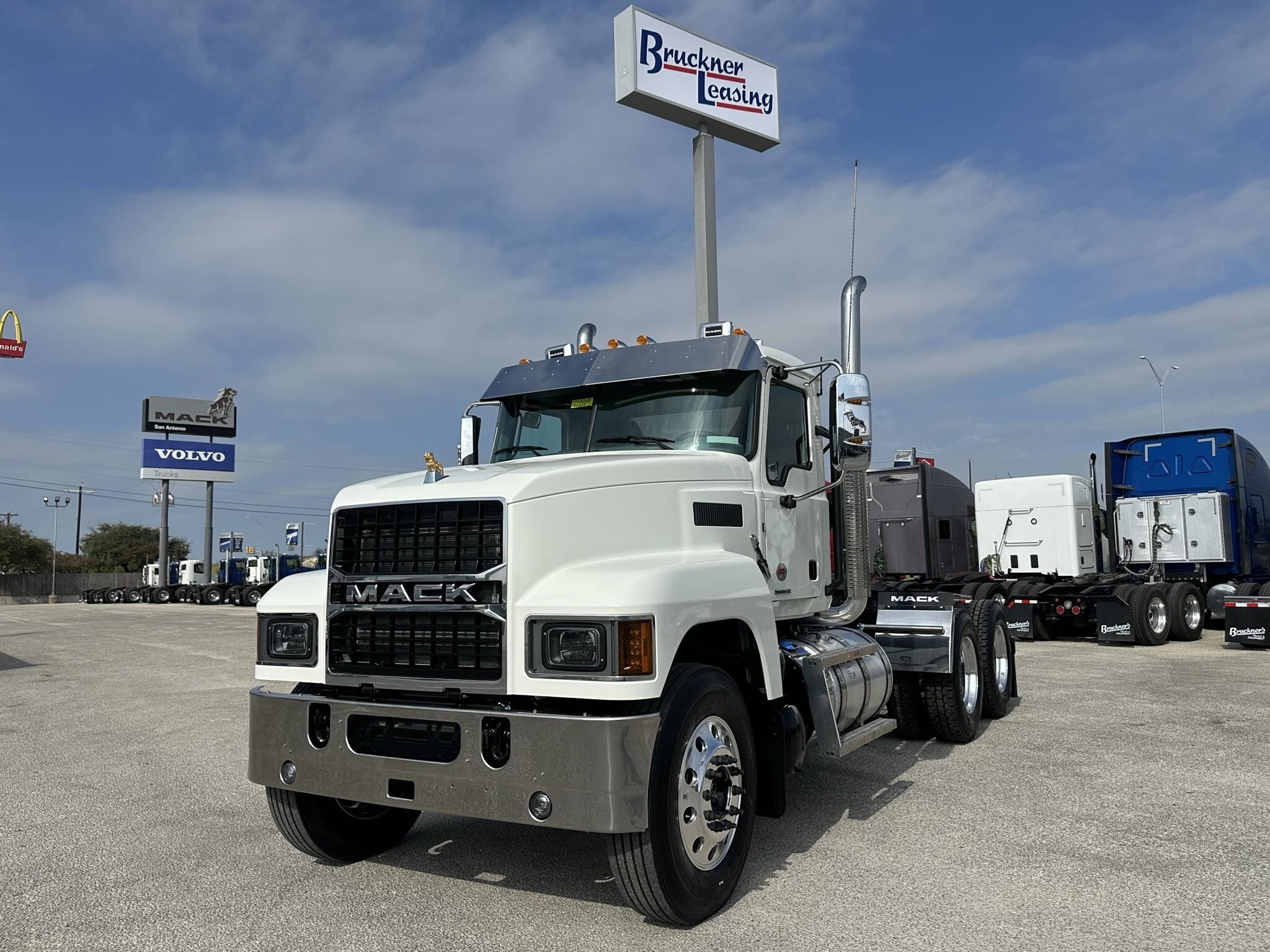 New 2026 MACK PINNACLE Conventional - Day Cab in San Antonio, TX ...