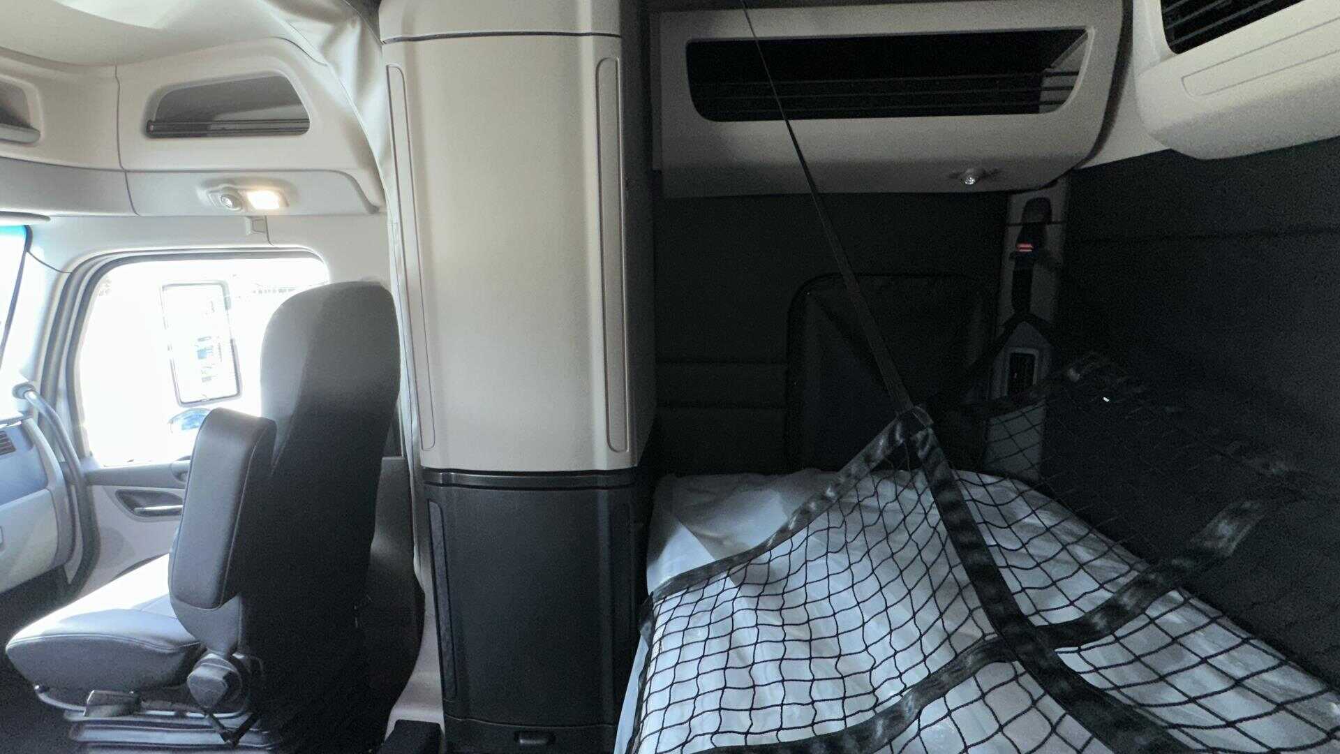 New 2026 Peterbilt 589 Sleeper Trucks in Irving, TX | RaD