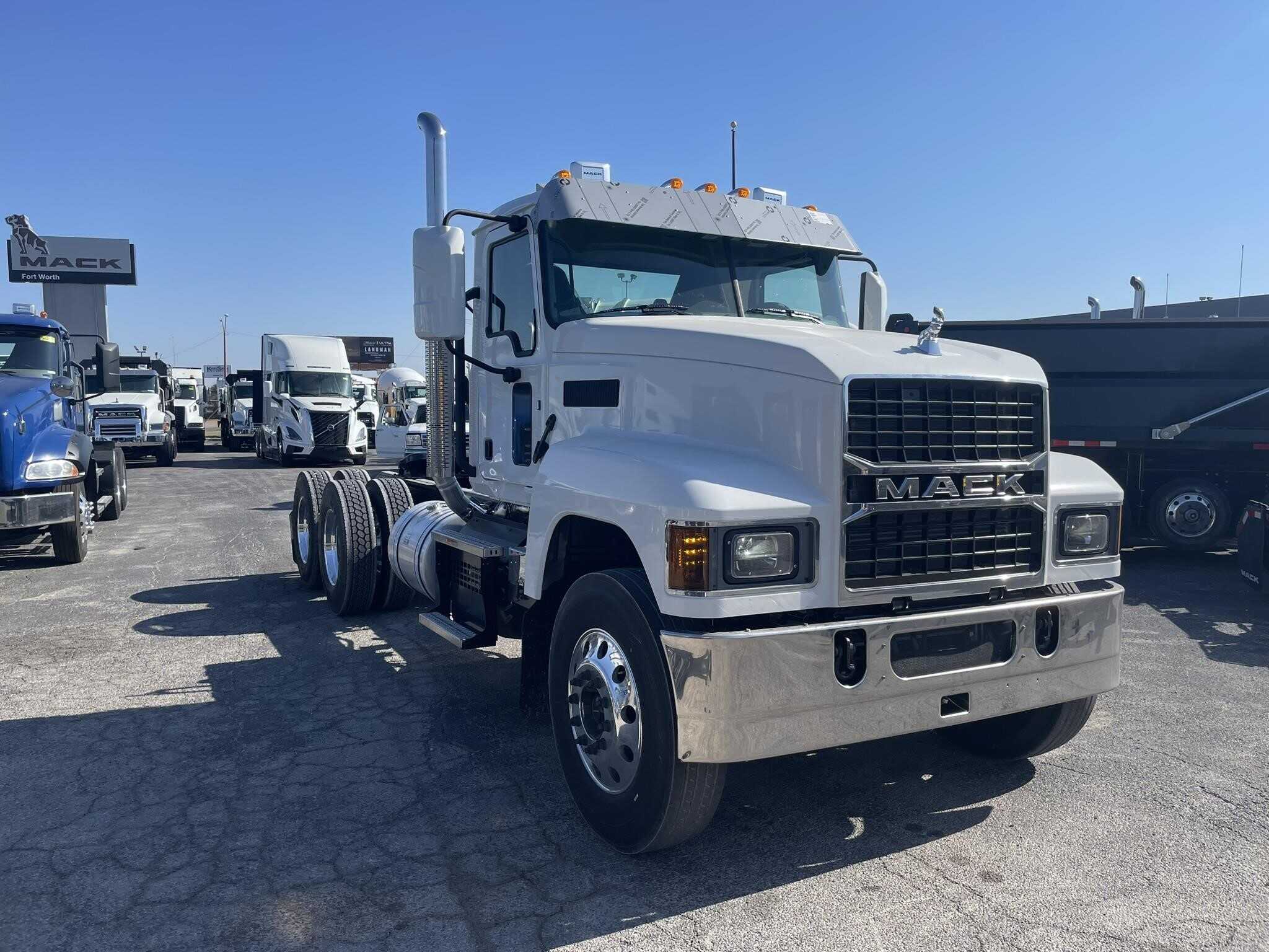 New 2026 MACK PINNACLE Conventional - Day Cab in Fort Worth, TX | NextTruck