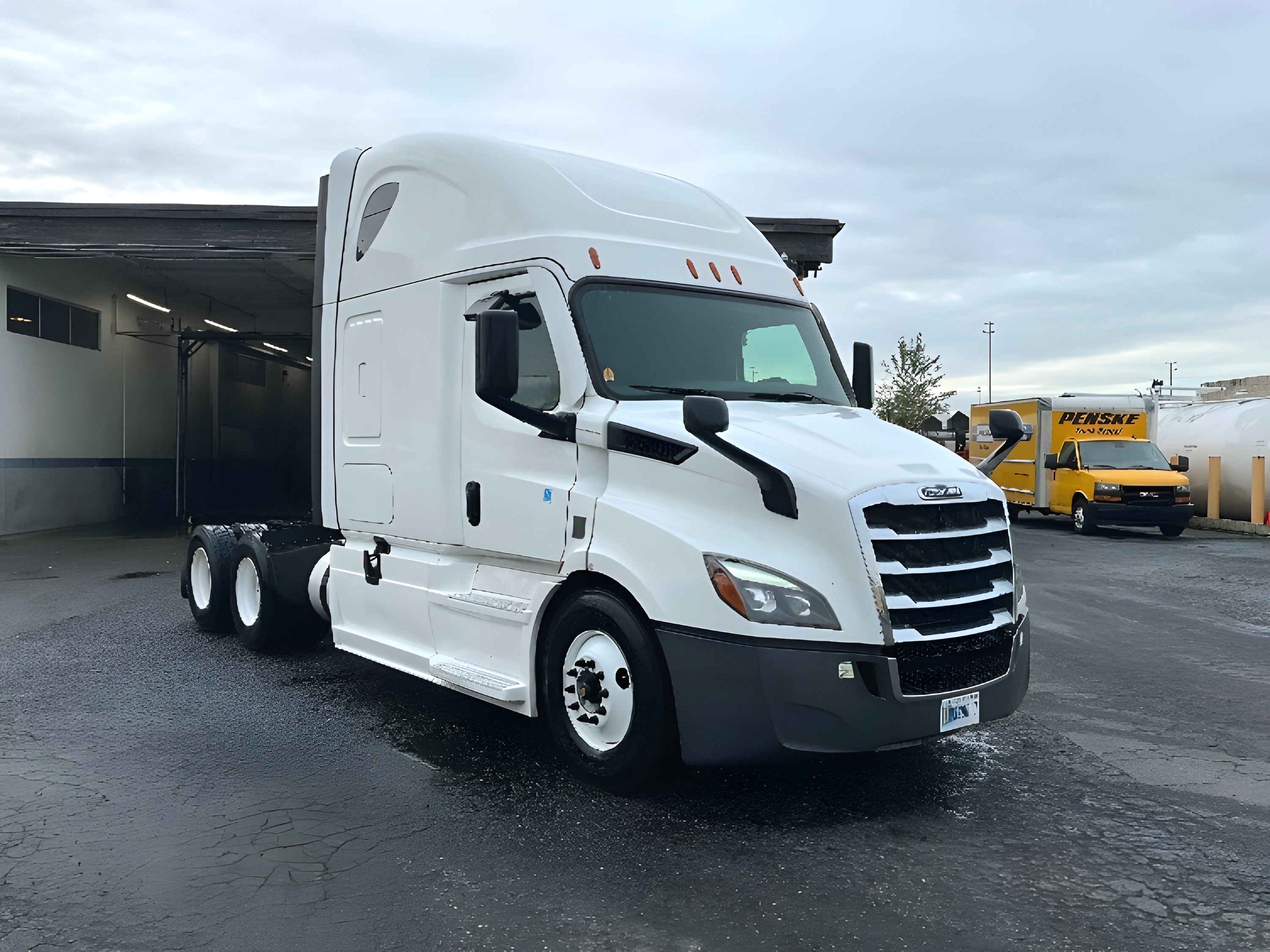Used 2023 FREIGHTLINER CASCADIA 116 Conventional - Sleeper Truck in ...