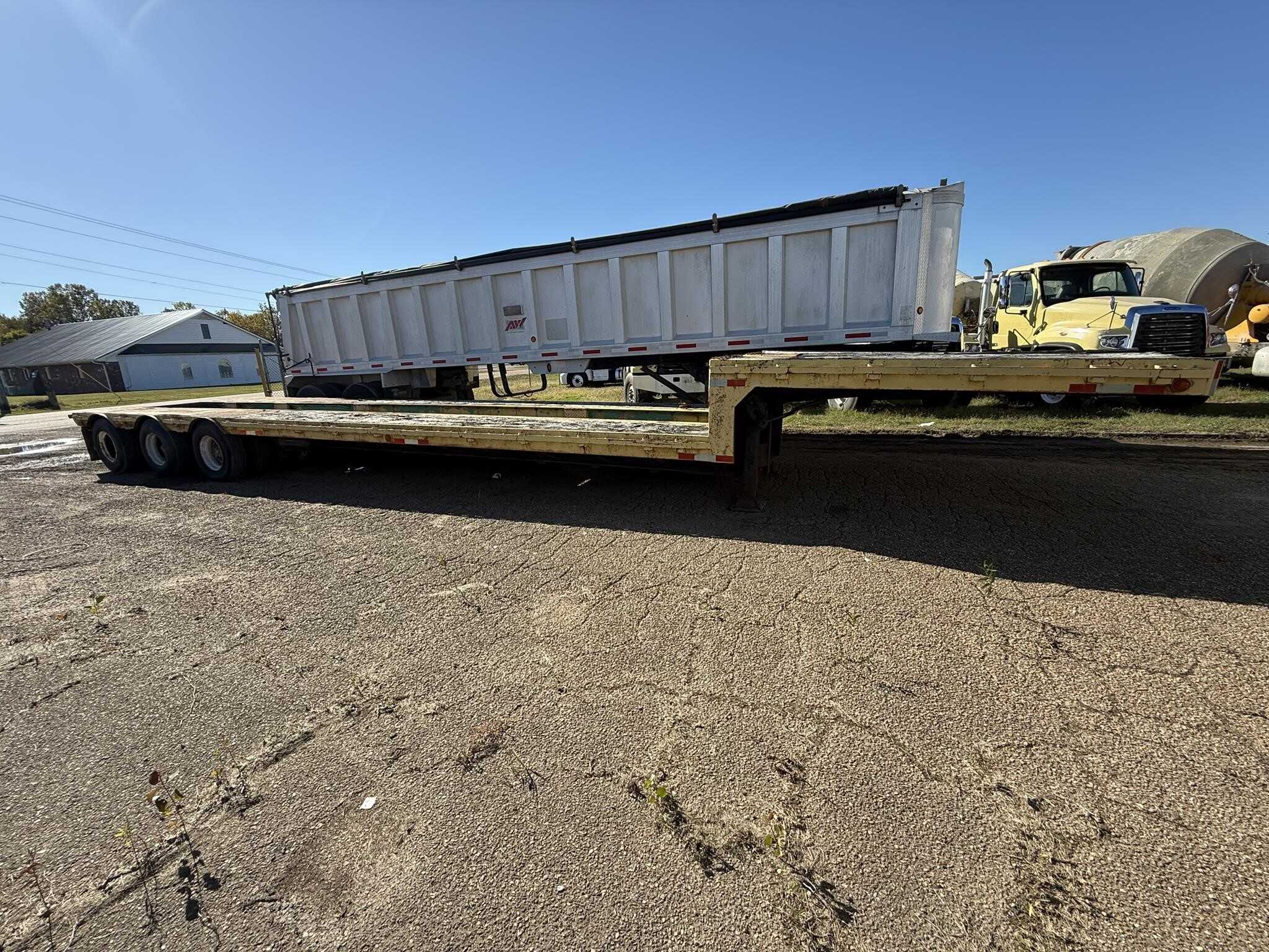 Used 1977 FRUEHAUF 42 FT DROP DECK EQUIPMENT HAULER Lowboy Trailer in ...