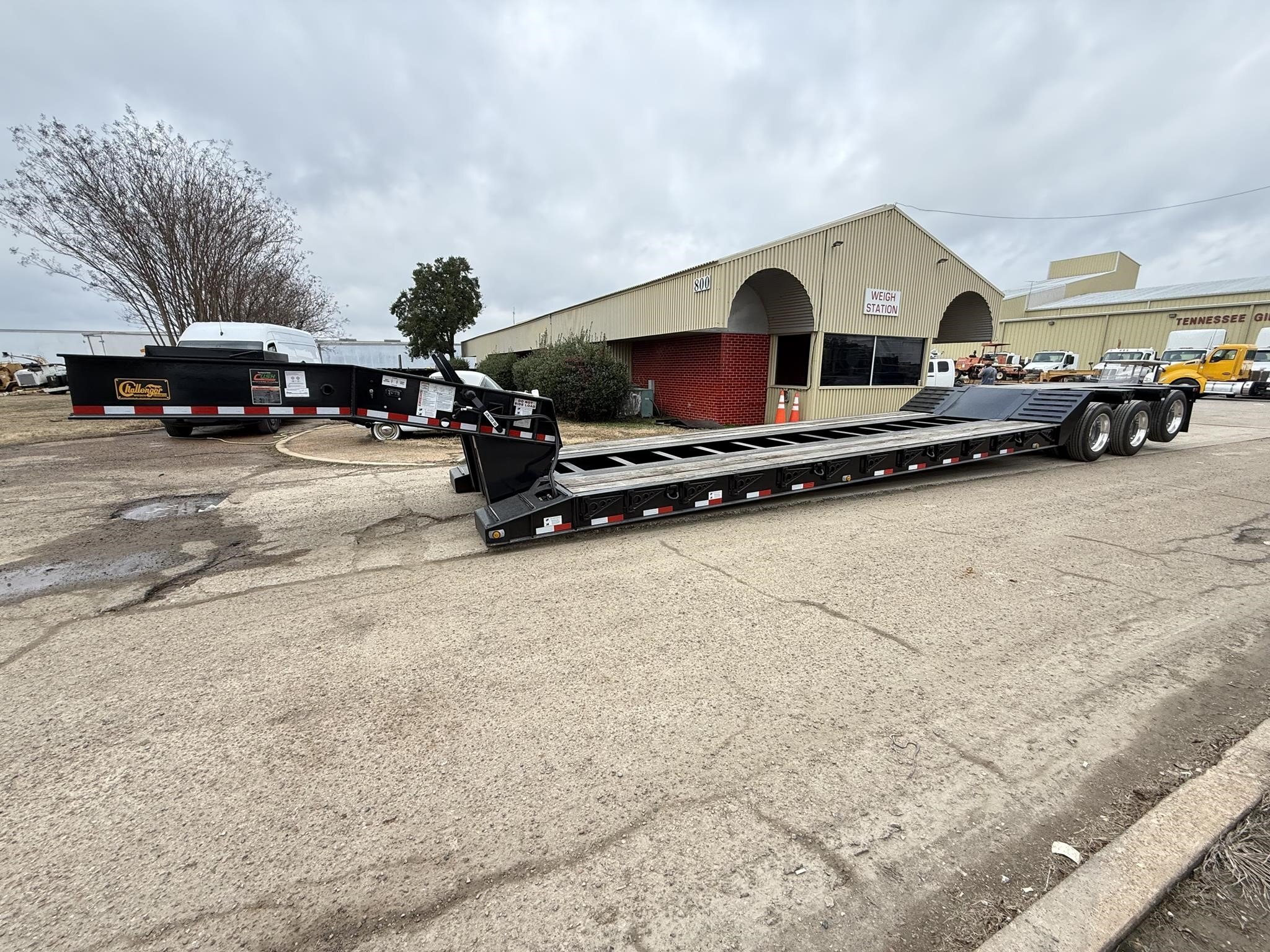 New 2026 WITZCO CHALLENGER NGB-52/ 25 FT WELL/ AIR RIDE Lowboy Trailer ...