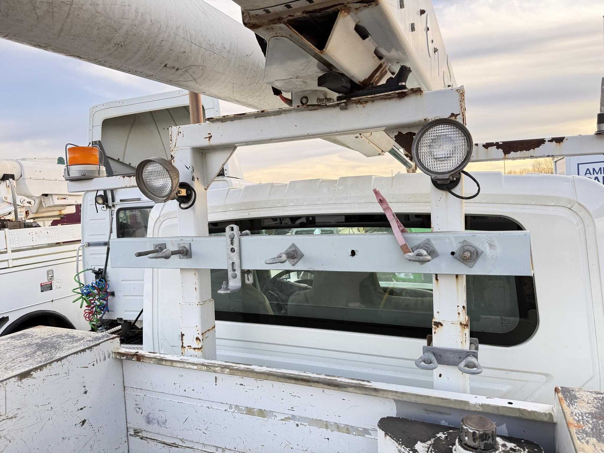 Used 2006 ALTEC AM55 Bucket Truck - Boom Truck in Covington, TN | NextTruck