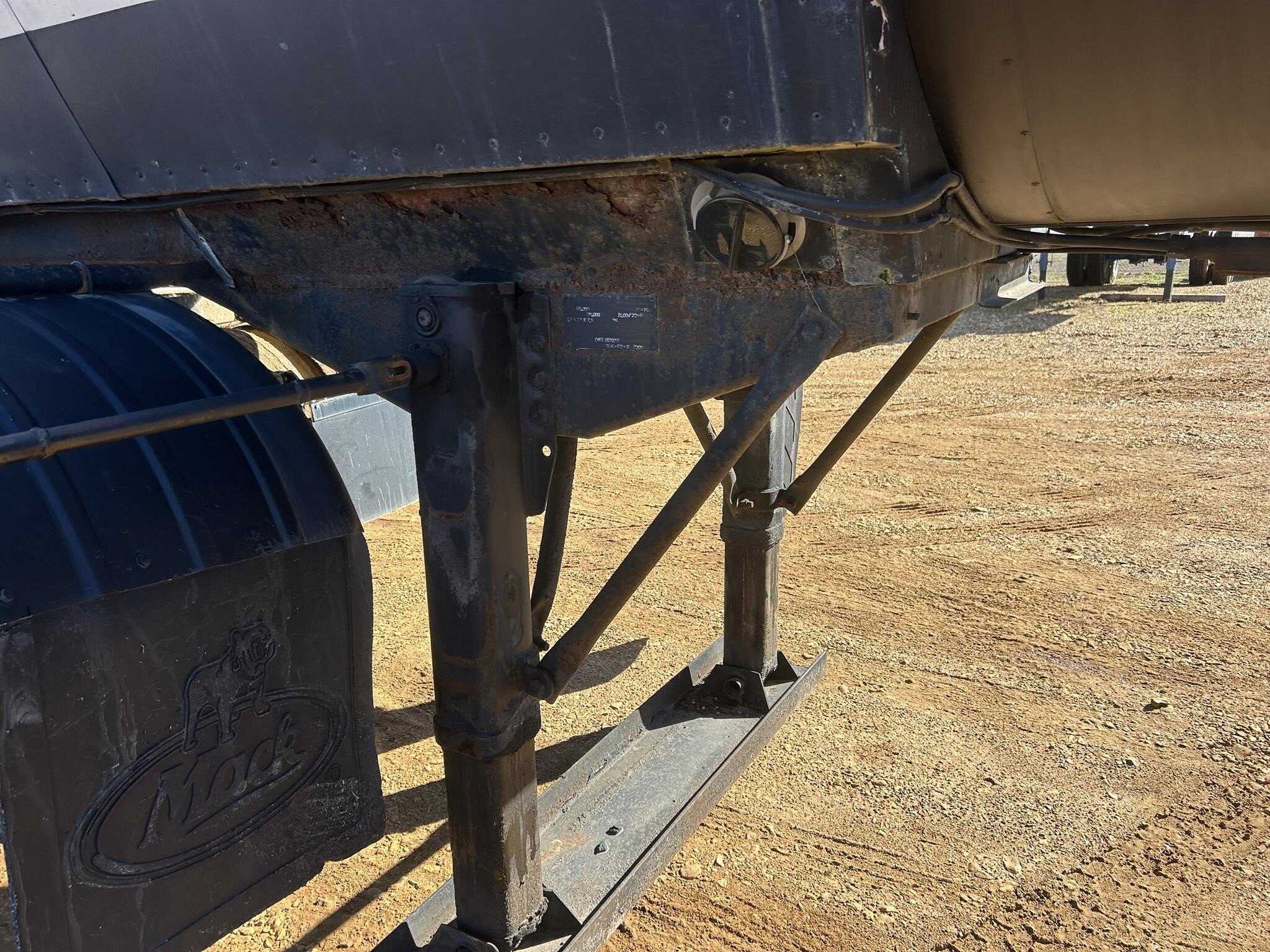 Used 1980 FRUEHAUF 7000 GAL Tanker in Covington, TN | RaD