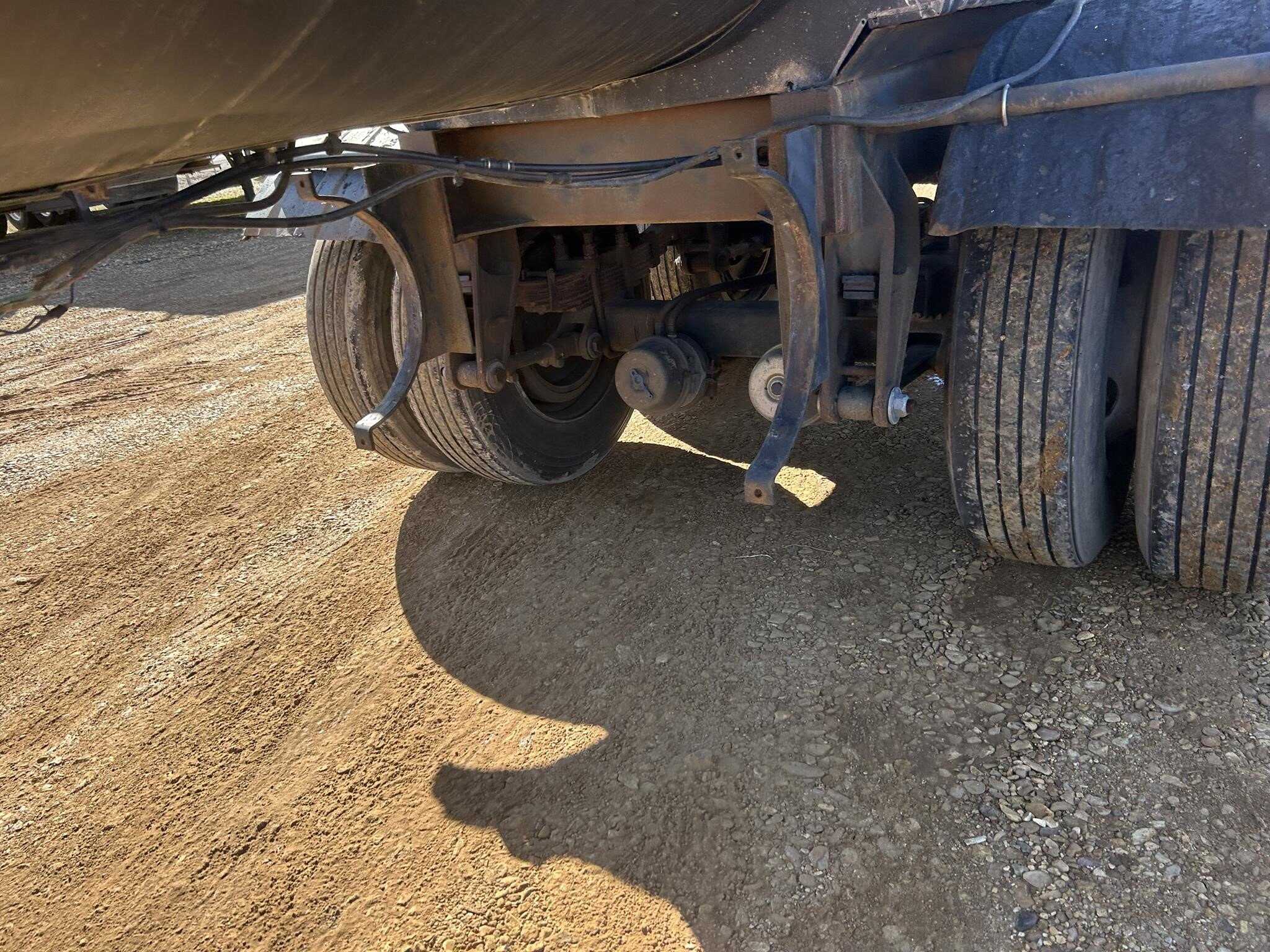 Used 1980 FRUEHAUF 7000 GAL Tanker in Covington, TN | RaD