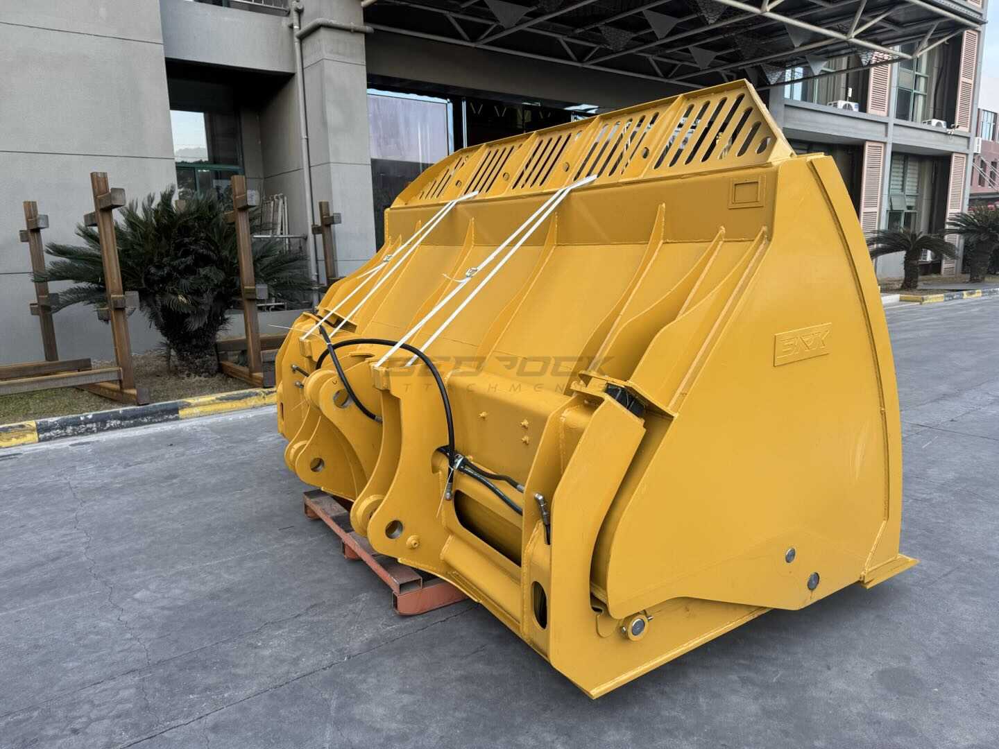 New BEDROCK High Dump Bucket for Pin on CAT 924 - 930, 5.0m3 Bucket in ...