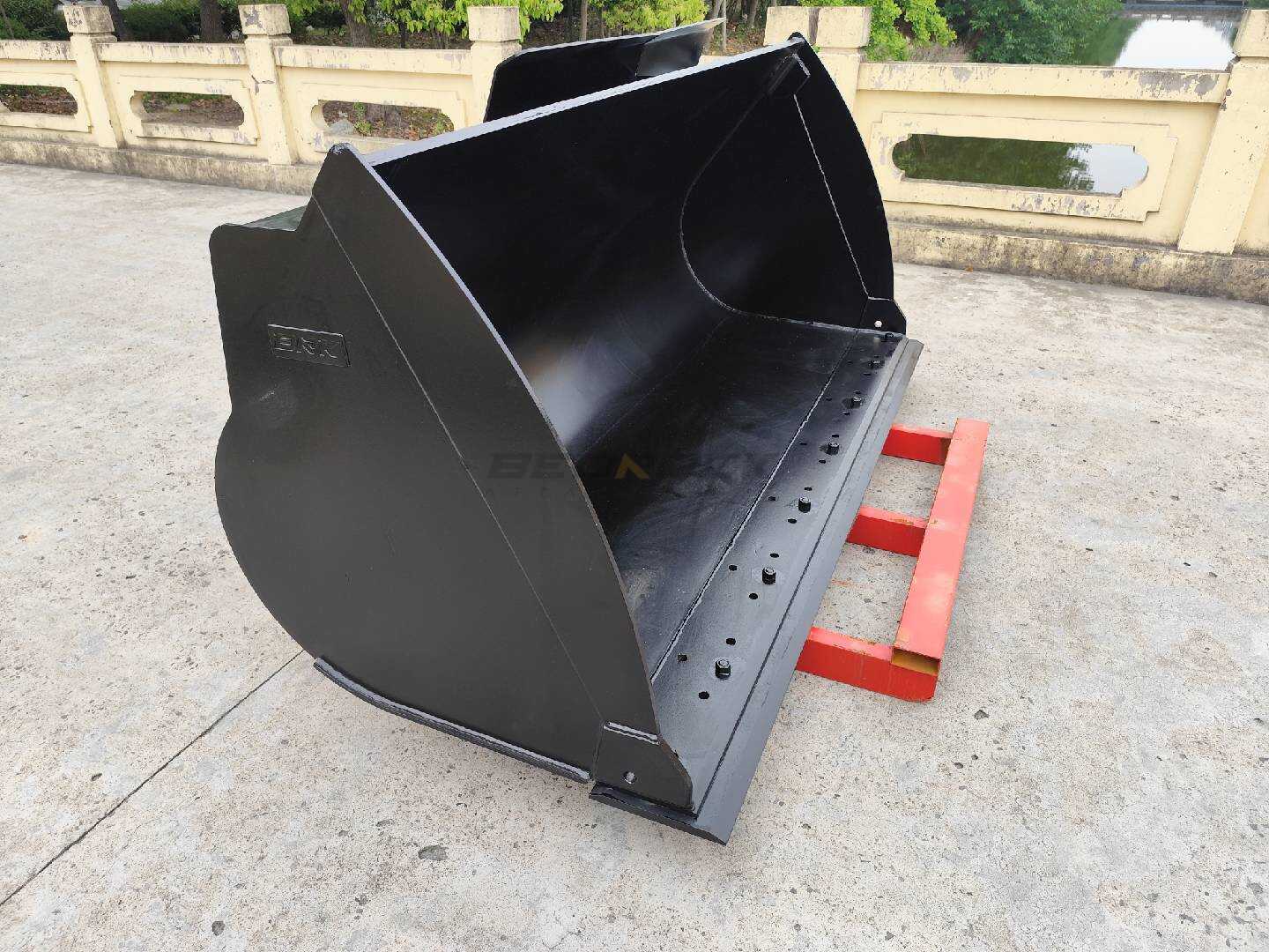 New BEDROCK GP 94in Bucket for ISO Coupler CAT 910 - 918, BOCE Bucket ...